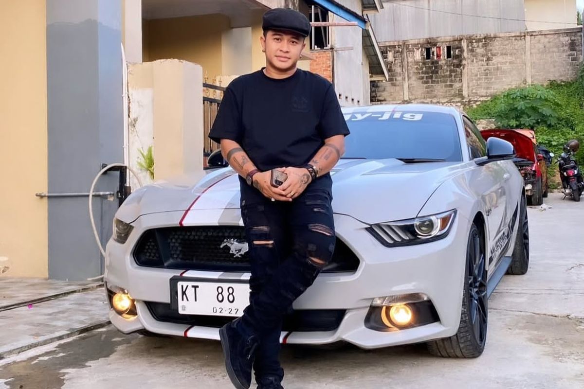 Bikin Melongo! Spesifikasi dan Harga Ford Mustang GT Shelby500 Hitam ...