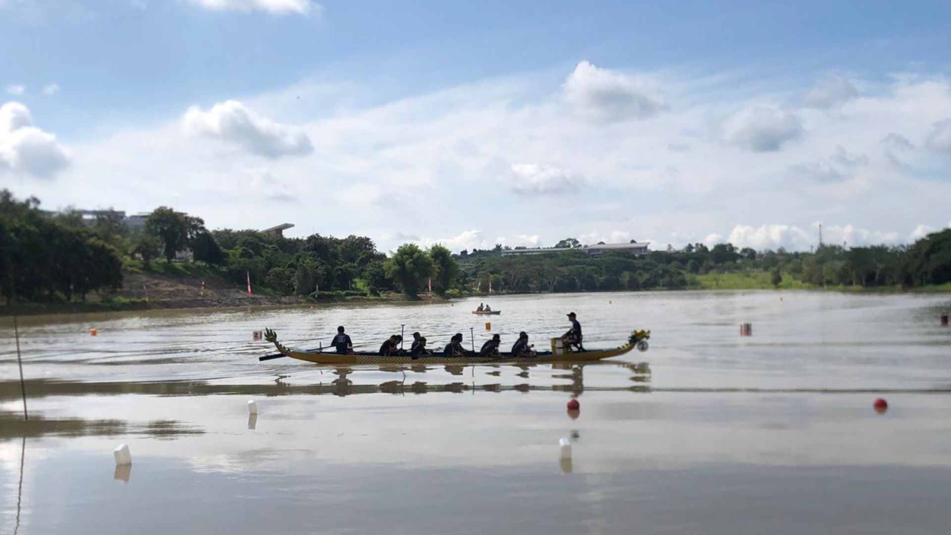 Kejuaraan Dragon Boat Antar Klub Ramaikan HUT ke-66 Paser, Sekaligus ...